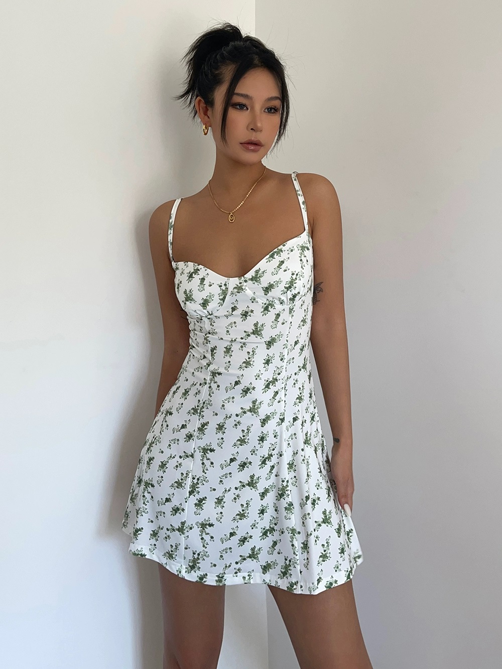 Low-cut Halter Sexy Holiday Floral Dress on Luulla
