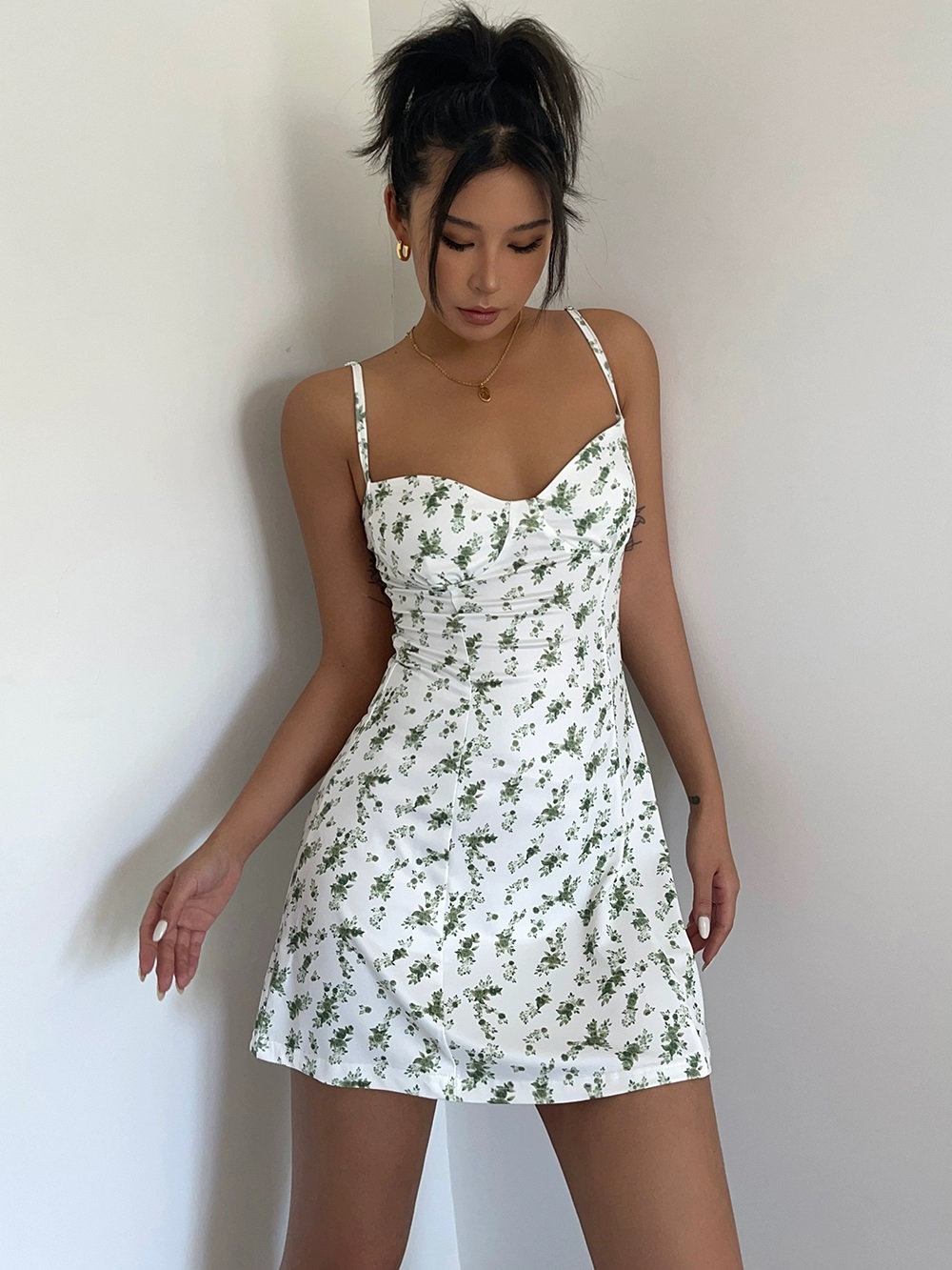 Low-cut Halter Sexy Holiday Floral Dress on Luulla