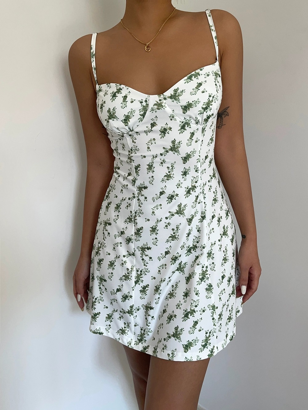 Low-cut Halter Sexy Holiday Floral Dress on Luulla
