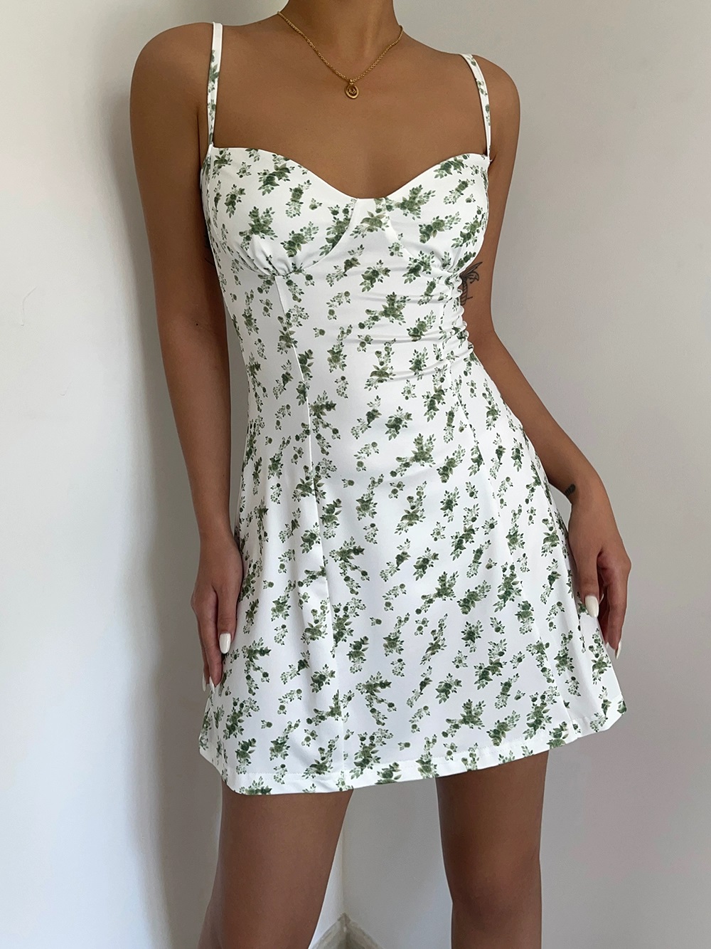 Low-cut Halter Sexy Holiday Floral Dress on Luulla
