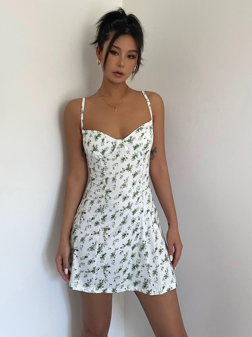 Low-cut Halter Sexy Holiday Floral Dress on Luulla